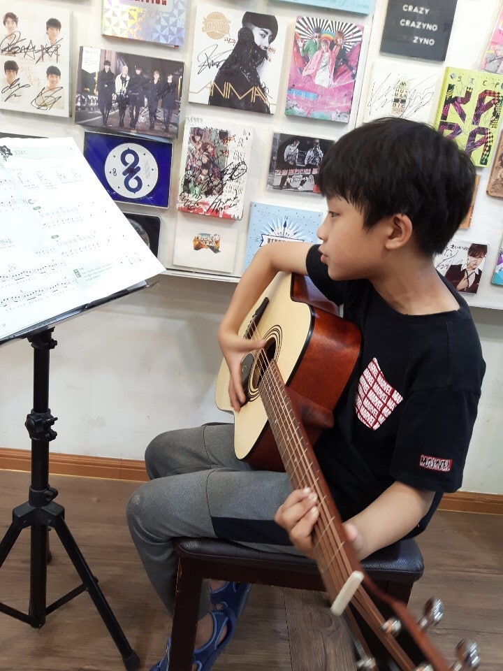 광주실용음악학원 광주서구풍암동ms실용음악학원에서 보컬재즈피아노드럼색소폰기타작곡베이스 등등 학원에서레슨받기