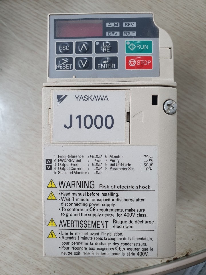 YASKAWA J1000 시리즈 소용량 200W / 0.2KW CIMR-JT2A0002BAA 중고 인버터 염가 판매 야스카와 1 ...