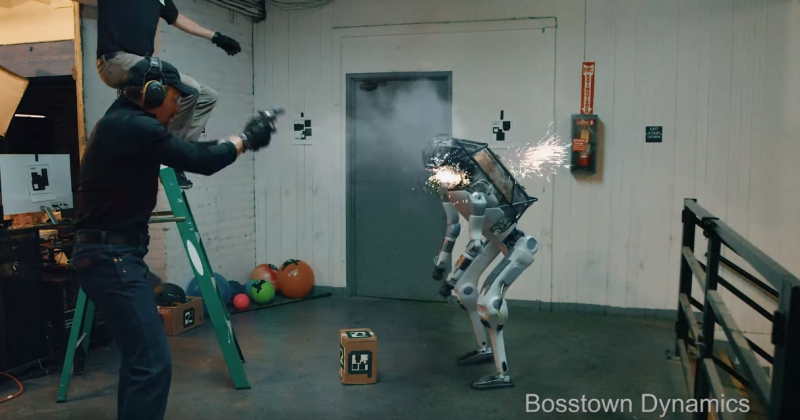 로봇학대 영상은 가짜! 보스턴다이나믹스 패러디 Boston Dynamics vs Bosstown Dynamics : 네이버 블로그