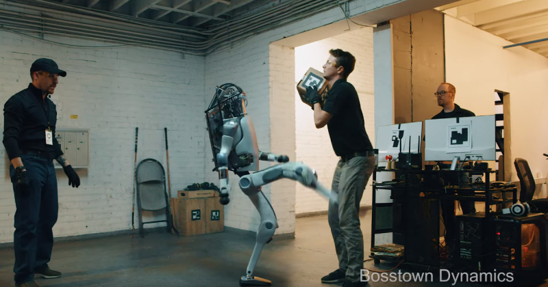 로봇학대 영상은 가짜! 보스턴다이나믹스 패러디 Boston Dynamics vs Bosstown Dynamics : 네이버 블로그