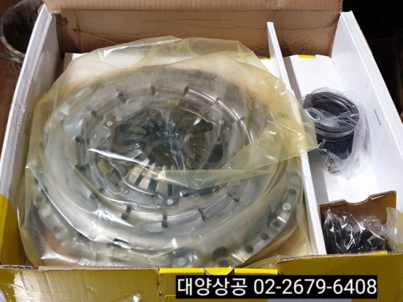 (가격인하)부품판매 그랜드스타렉스 플라이휠 클러치세트 DMF 삼발이디스크 듀얼매스플라이휠 5단 6단 232004A103 ...