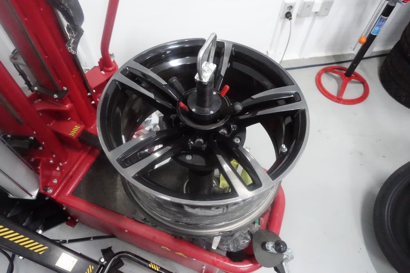 [MIM Maintenance] BMW F87 M2 - 넥센 SUR4G 타이어 교체 : 네이버 블로그