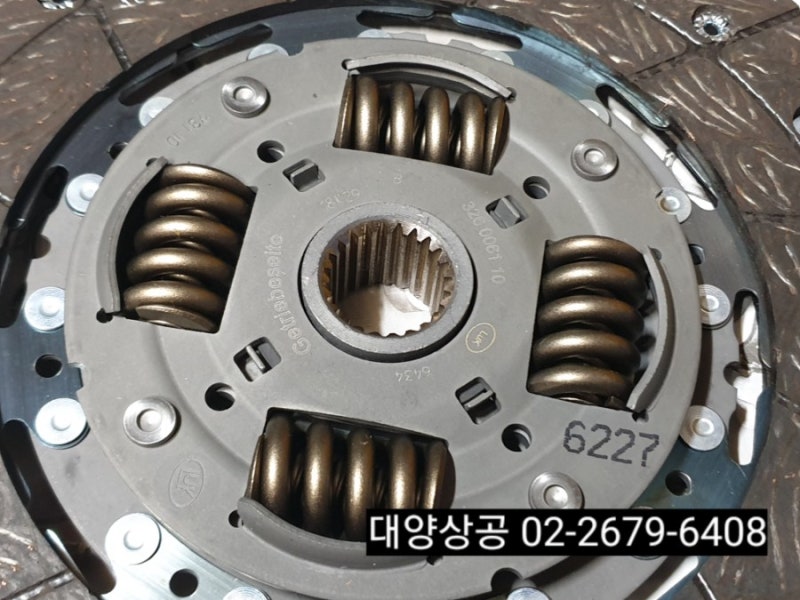 (가격인하)부품판매 그랜드스타렉스 플라이휠 클러치세트 DMF 삼발이디스크 듀얼매스플라이휠 5단 6단 232004A103 ...