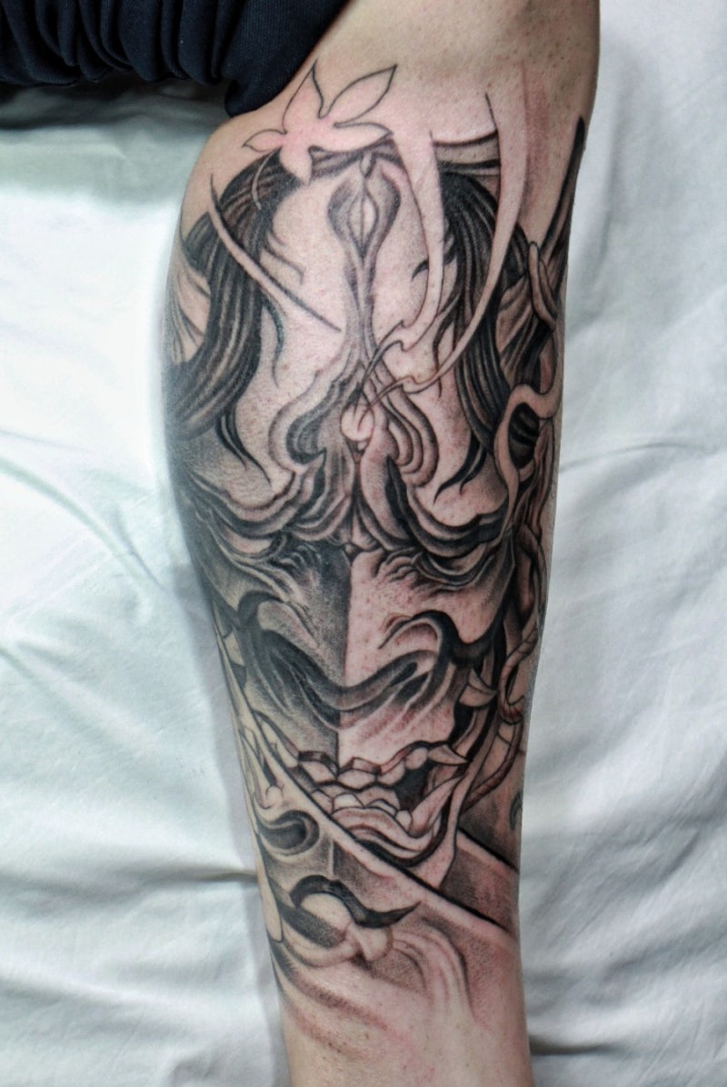 한야타투 이레즈미 블랙앤그레이 포트레이트 다리타투 커버업타투 슈퍼n타투 카잔타투 Japanese Tattoo