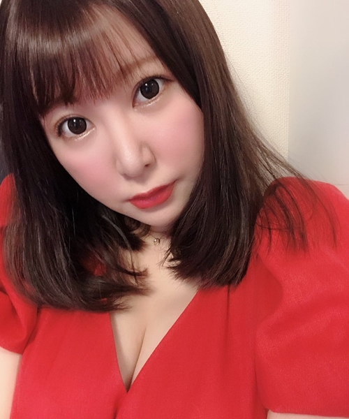 1993 / Risa Naruse / Haruna Aisaka / 成瀬理沙 / 逢坂はるな / 아이사카 하루나 / 나루세 리사 ...