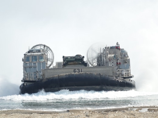 해상과 지상을 가리지 않는 함정 고속상륙정 LSF-II : 네이버 블로그