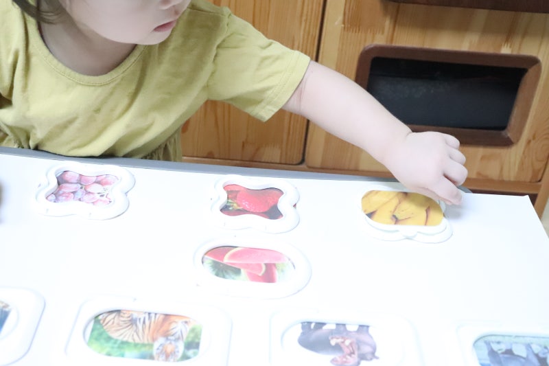 물티슈 뚜껑으로 만든 퍼즐 놀이 엄마표 교구 아기 놀이 네이버 블로그