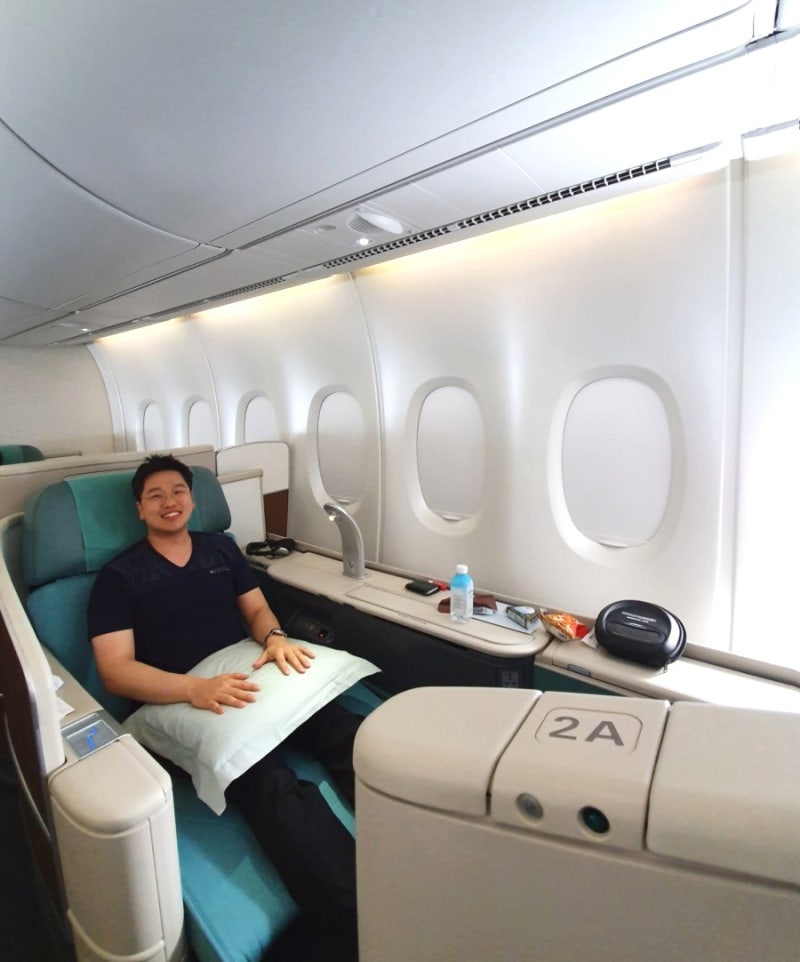 대한항공 A380 퍼스트클래스 일등석 탑승기 1 기내식과 코스모스위트 좌석 등 소개 인천공항 뉴욕 Jfk공항 구간 대한