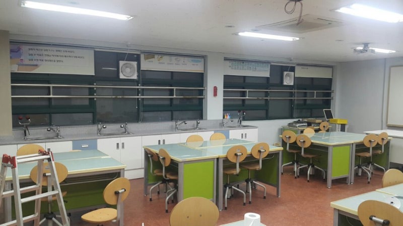 과학실 현대화사업 천정형 자동전선릴 과학실가구 밀폐시약장 눈세척기 송곡고등학교 과학실 네이버 블로그