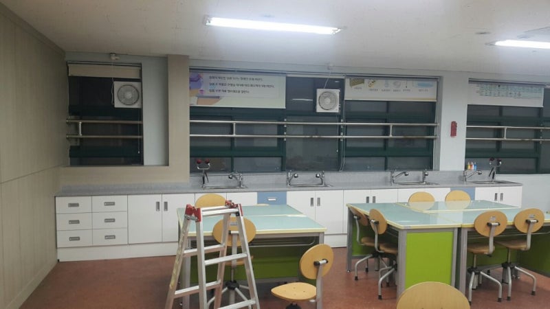 과학실 현대화사업 천정형 자동전선릴 과학실가구 밀폐시약장 눈세척기 송곡고등학교 과학실 네이버 블로그