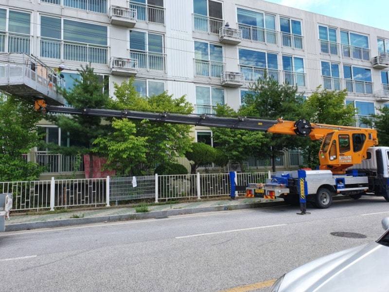 울진스카이 울진스카이차 울진고소작업차 울진사다리차울진사다리 임대대여문의비용 이안아파트 방충망 교체 및 명지아파트