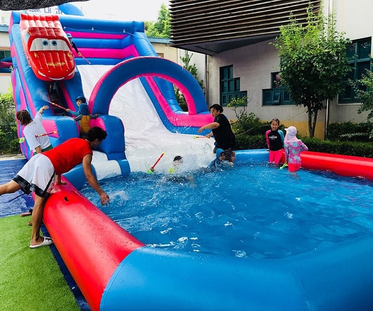 워터슬라이드and수영장 유아체육 수원유아체육 동탄유아체육 안산유아체육 시흥유아체육 어린이집 유치원 놀이학교 여름성경학교 교회행사 워터슬라이드 수영장