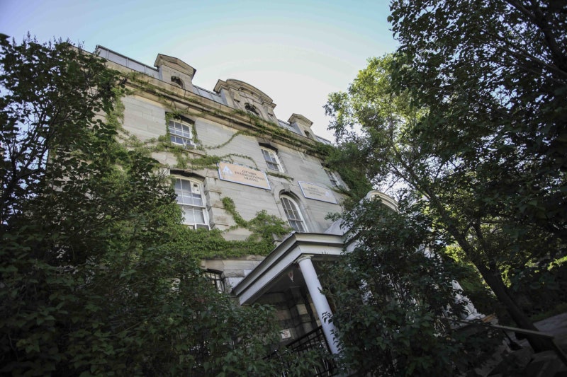 세상에서 가장 독특한 숙소? 하이 오타와 감옥 호스텔(HI- Ottawa Jail Hostel)! : 네이버 블로그