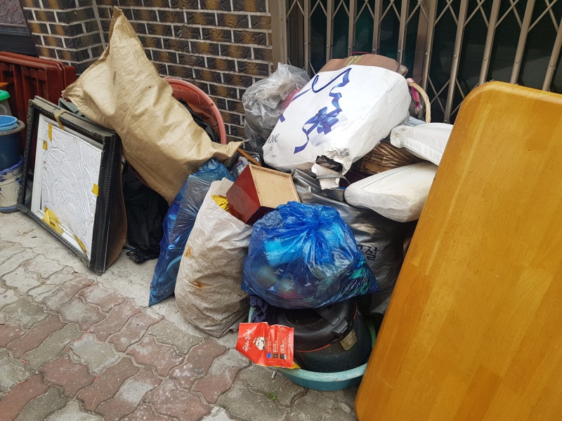 구로구 개봉동 집 쓰레기 버리기 가정 생활 쓰레기 분리수거 액자 버리는법 항아리 버리는 비용 식탁 처리 가구 수거 가정폐기물 폐기 폐기물 치우기 네이버 블로그