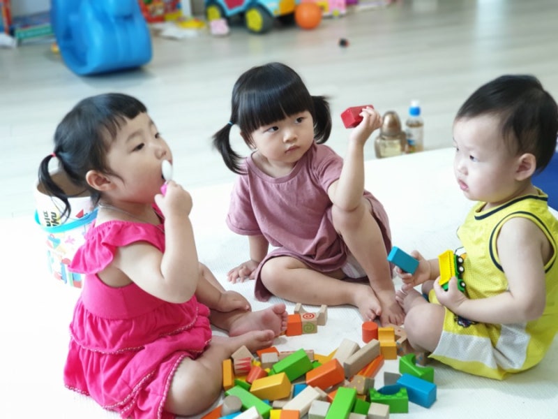 20개월아기모임 바쁘다바빠; 아기수영장에서 노는게 좋다 : 네이버 블로그