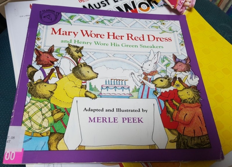 영어독후활동 > Mary wore her red dress : 네이버 블로그
