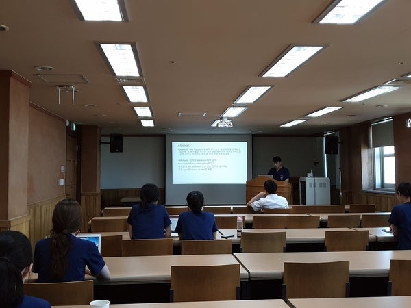 오목교역 목동 동신한방병원 의국컨퍼런스봉독약침 요법의 안전성과 관련된 요인들에 대한 체계적 문헌고찰 논문 리뷰