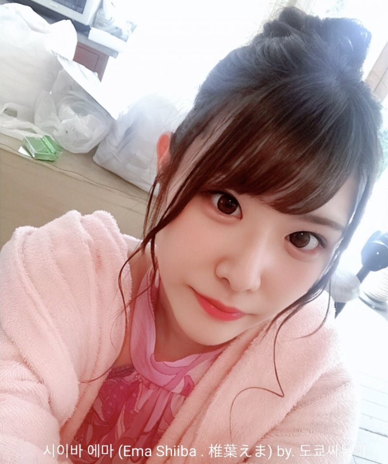 1998 / Ema Shiiba / Yuri Izumi / 泉ゆり / 椎葉えま / 시이바 에마 / 이즈미 유리 / AV / Japanese Porn