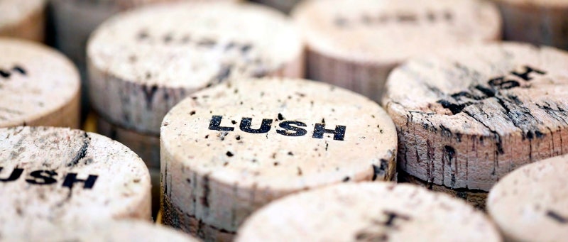 러쉬(Lush)의 플라스틱 프리 포장 코르크 팟(Cork Pot), 기후변화 완화에 도움 : 네이버 블로그