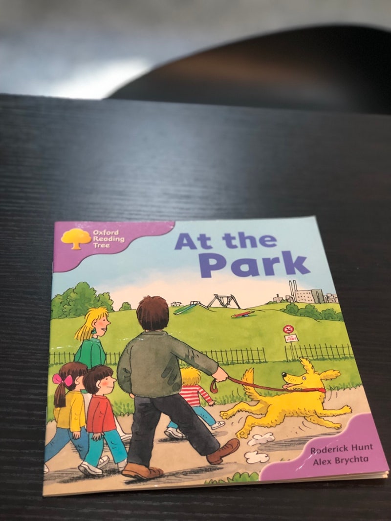 ort 1+ : The Pet Shop/The Headache/Push!At the park/Fancy dress/Good ...