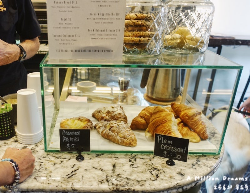 [브리즈번 시티 카페 추천]Frisky Goat Espresso - 커피맛과 분위기 모두 좋은 카페 : 네이버 블로그