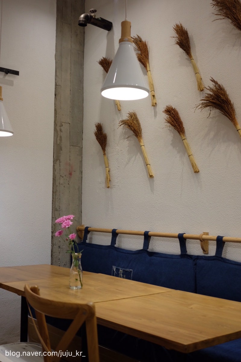 [방콕1년살기] ‘방나’ 로컬들의 핫플레이스 DADFA Art Market 아트마켓 : Organic Farm, Farm Mu ...