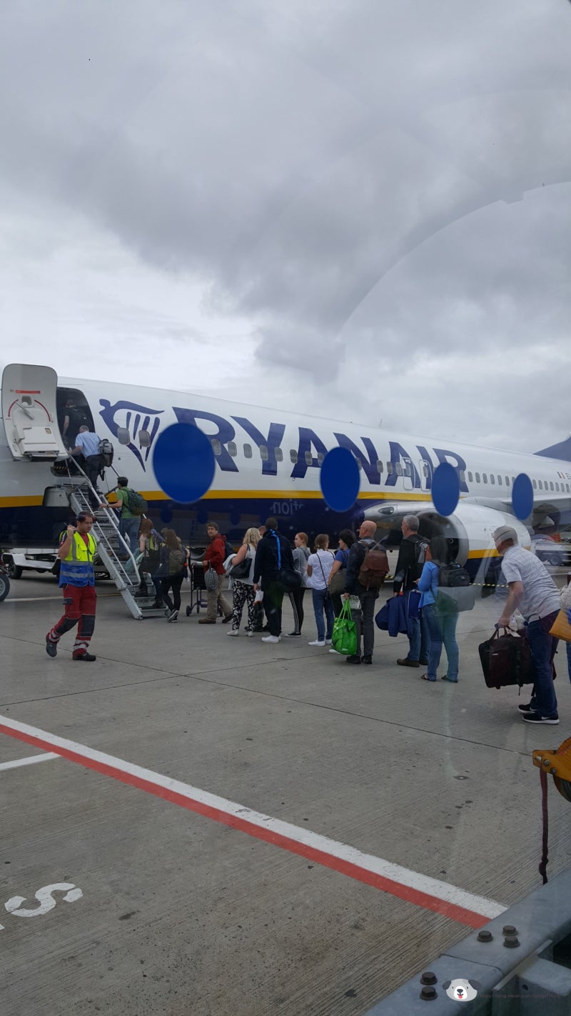 에든버러에서 아일랜드 더블린 라이언에어 Ryan Air 탑승후기feat에든버러공항 픽업예약 에든버러공항라운지 네이버 블로그
