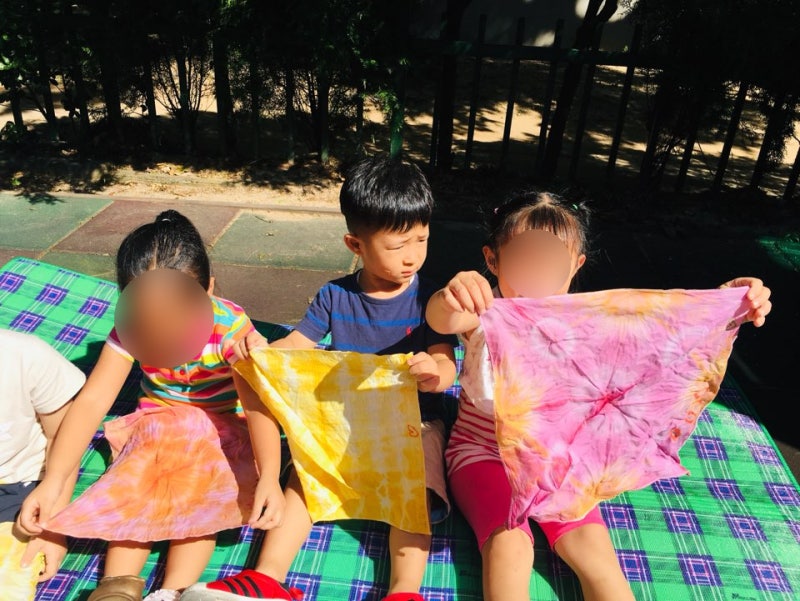 덕양구 유치원 호수유치원 9월 미술 퍼포먼스 알록달록 천연염색 손수건 만들기♥ 네이버 블로그