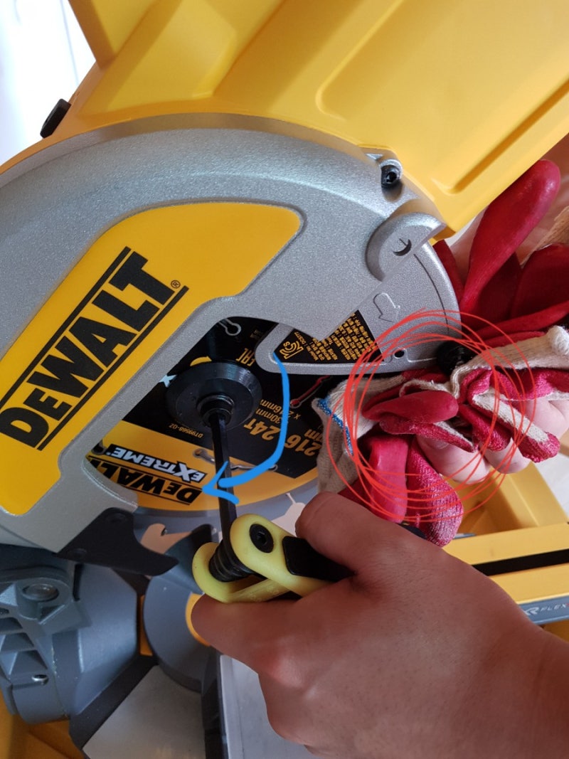 DCS777 톱날교체 방법 및 안될때 : 네이버 블로그