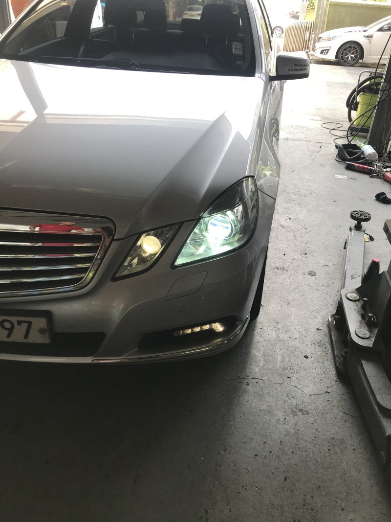 수원 정비소 벤츠 E클래스 W212 라이트전구 전조등 헤드라이트 Hid 전구 제논램프 발라스터 안정기 교체 교환 점검 수리 전문