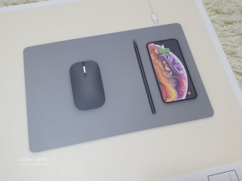 무선충전마우스패드 파우트 HAND3 PRO COMBO. 스마트하게 고속충전! : 네이버 블로그