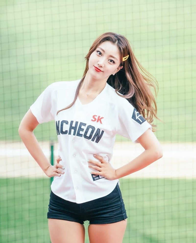 1993 / Yoon YoAnNa / 윤요안나 / Cheereader