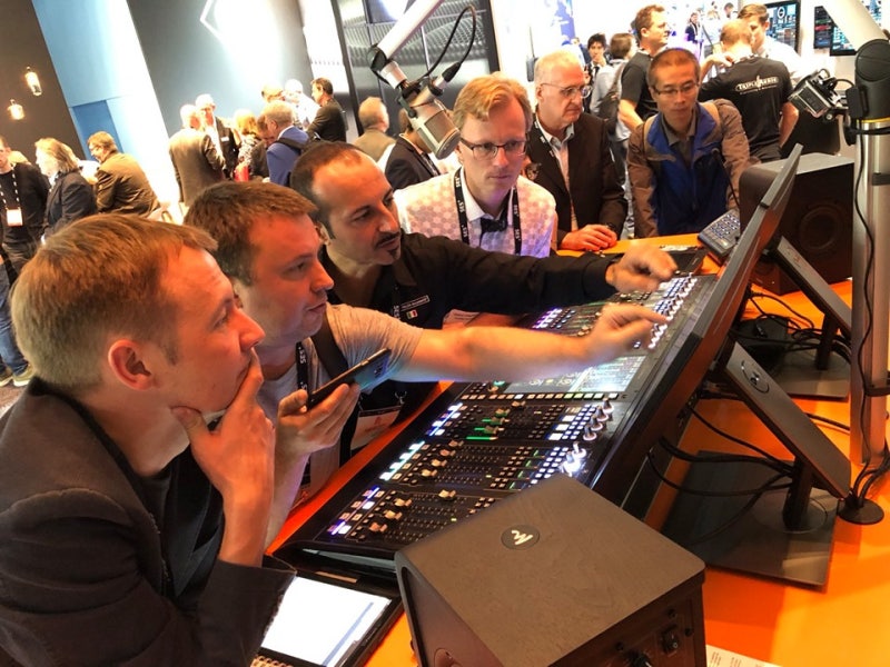 Axia의 새로운 6세대 믹싱 콘솔 ; Quasar : 네이버 블로그