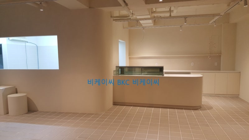 디저트 카페 창업 시에 꼭 투자해야 할 디저트 마카롱 케이크 진열 쇼케이스 광주 신규 디저트 카페 매장에 시공 네이버 블로그