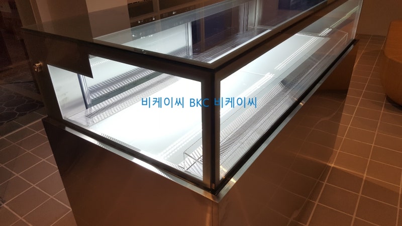 디저트 카페 창업 시에 꼭 투자해야 할 디저트 마카롱 케이크 진열 쇼케이스 광주 신규 디저트 카페 매장에 시공 네이버 블로그