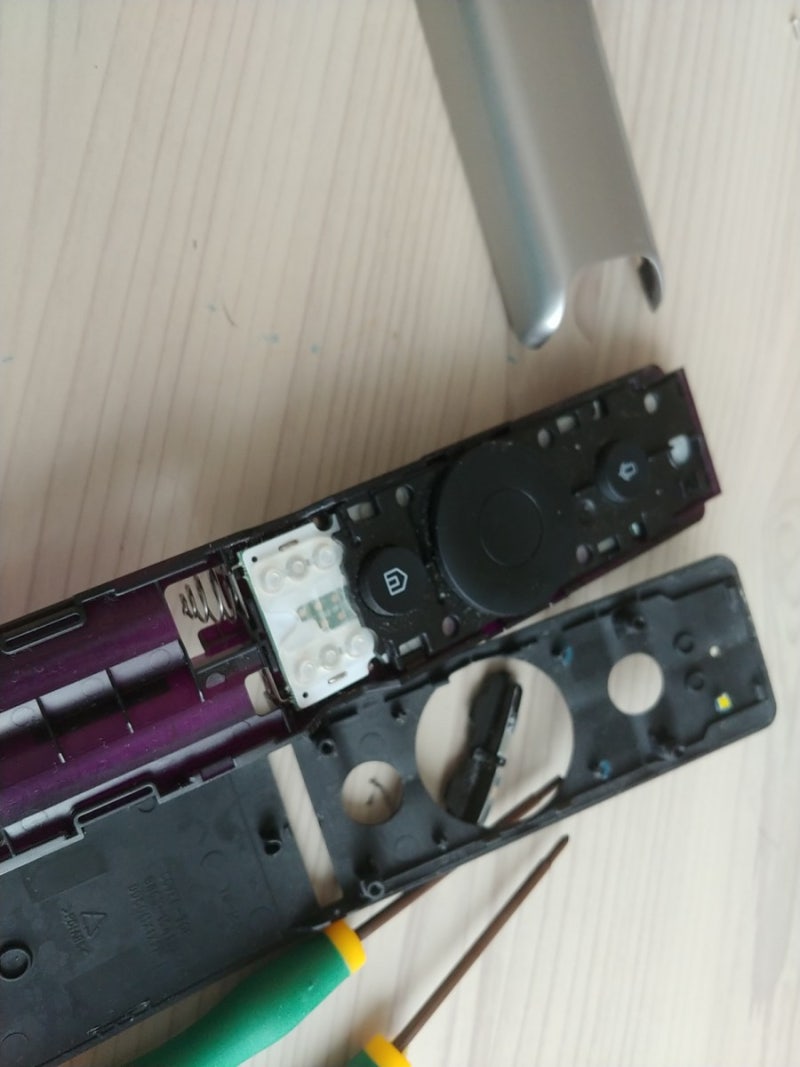 [#수리] 삼성전용 스마트 티비 리모컨(TM1680A) 전원 켜짐/꺼짐 불량 자가 수리(ThinK.소고기 사 묵겠지?ㅎㅎ ...