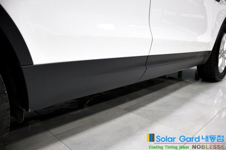 대전 수입차전동사이드스텝 전문점 퍼스트카에서 랜드로버 올뉴 디스커버리5 고급형 사이드발판 러닝보드 2열포지션 높이조절 디퍼런셜 고정대 에코파워캡 장착했습니다