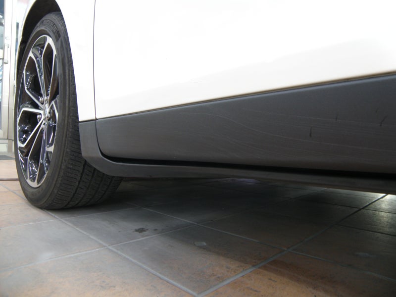 무광 플라스틱 가니쉬 흠집 제거 차 긁힘으로 자동차 기스 제거를 위해 안양 자동차 외형복원 스크래치 차량 복원 수입차 수리 자동차 수리 플라스틱 기스