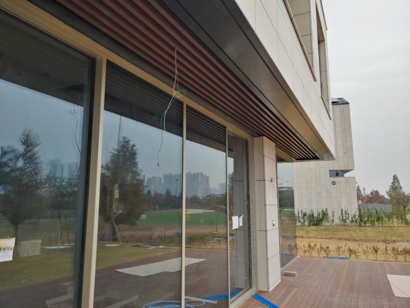 인천 청라 주택 스크린루버 40X200@90,160 팬턴 7595C 불소수지도장 밀폐형+오픈형 스크린루바 : 네이버 블로그