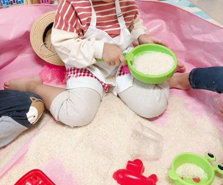 호반아이사랑♡ 만1세만2세혼합연령활동 만2세꼬마농부쌀오감놀이연계확장활동 대근육악어처럼엉금엉금활동 대근육음률악어떼 안전교육