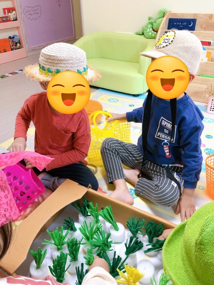 호반아이사랑♡ 만1세만2세혼합연령활동 만2세꼬마농부쌀오감놀이연계확장활동 대근육악어처럼엉금엉금활동 대근육음률악어떼 안전교육