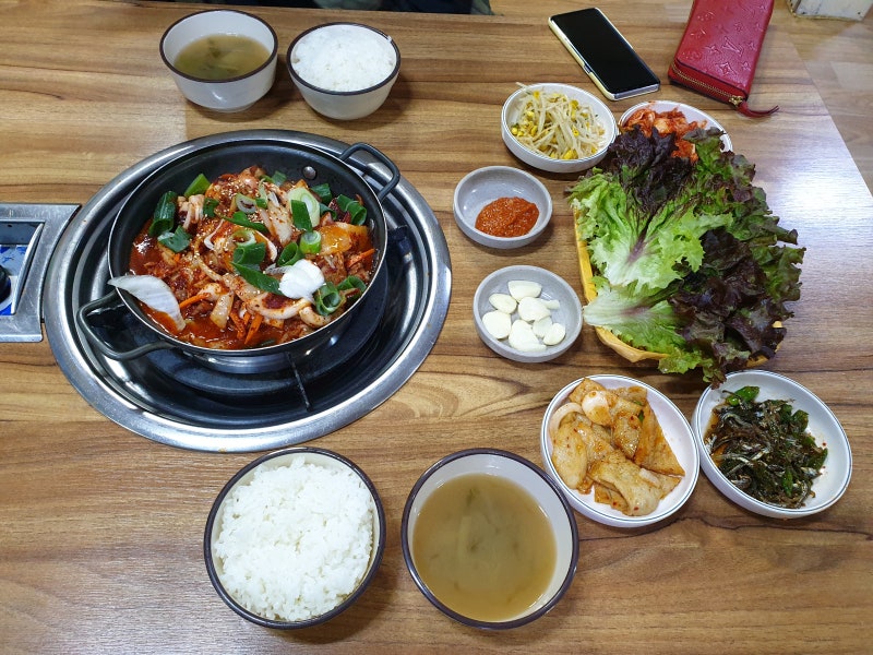 용인 기흥 맛집 큰손식당겨울에 매콤한 오삼불고기 쌈싸무봐라 입맛이 돈다 용인 기흥 신갈저수지 인근 네이버 블로그