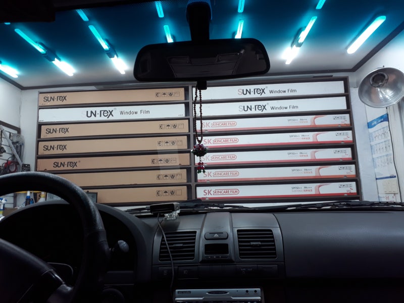부산 Skc썬팅 자동차 전면썬팅 가격 Suv차 썬팅 렉스턴 앞유리 선팅 열차단썬팅 Sk스킨케어 필름 Skc 스페셜 윈도 틴팅 비용 썬팅지 투과율 앞유리35 시인성 금정구