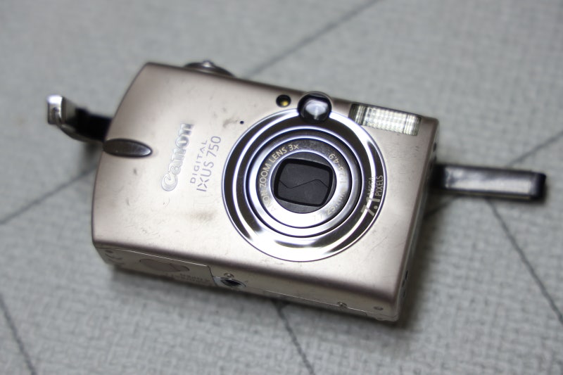 [Canon IXUS 750] 추억의 첫 번째 카메라 : 네이버 블로그