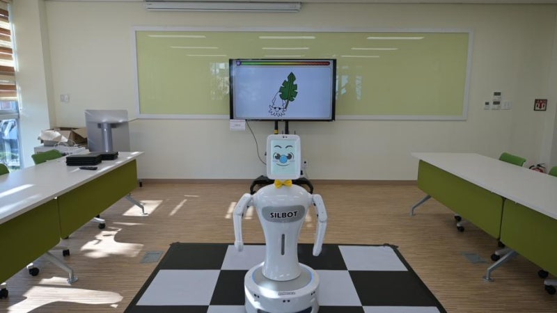 귀여운 SILBOT과 치매를 예방하는 백년다방을 소개합니다. : 네이버 블로그