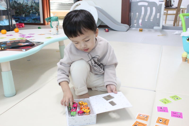 [행복한바오밥] 표정맞추기 '큐비즈' 유아보드게임으로 강추! : 네이버 블로그