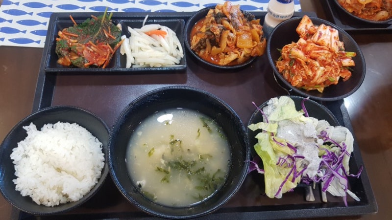 단체급식 구내식당 아침 메뉴 소고기무국 점심 식단 김가루떡국 묵은지찜닭 감자채볶음 생깻잎무침 반찬 칼로리~ 네이버 블로그