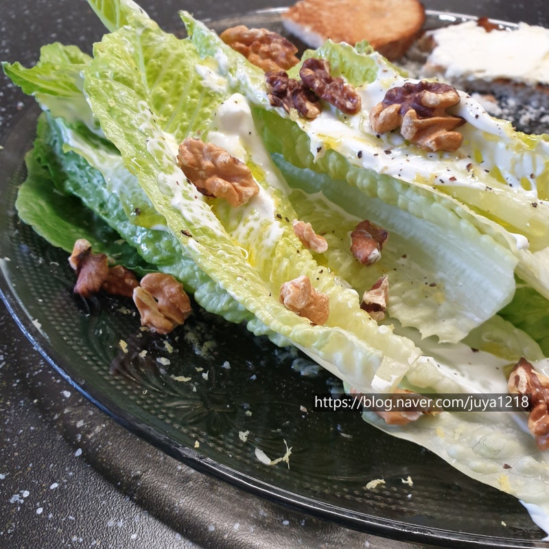 시저샐러드 만들기 로메인 상추의 아삭한 맛에 앤초비의 고소한 감칠맛 네이버 블로그