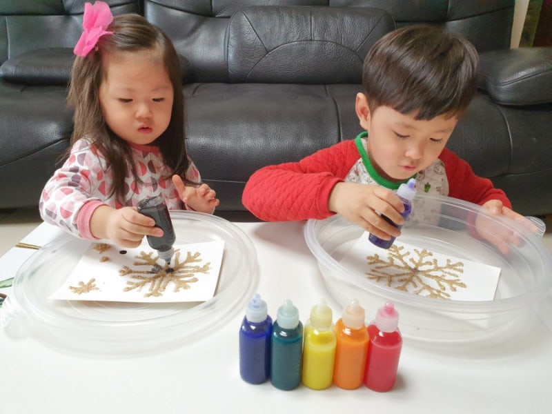 엄마표미술놀이 겨울 크리스마스 주제 소금그림 물감물들이기 네이버 블로그