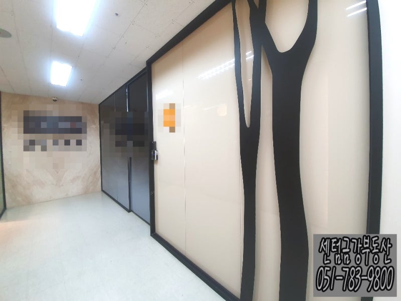 해운대 센텀시티 사무실 임대knn타워 실45평 Knn 사무실 중 잘나오지 않는 평수 룸이 있고 인테리어 깔끔하게 잘되어있어
